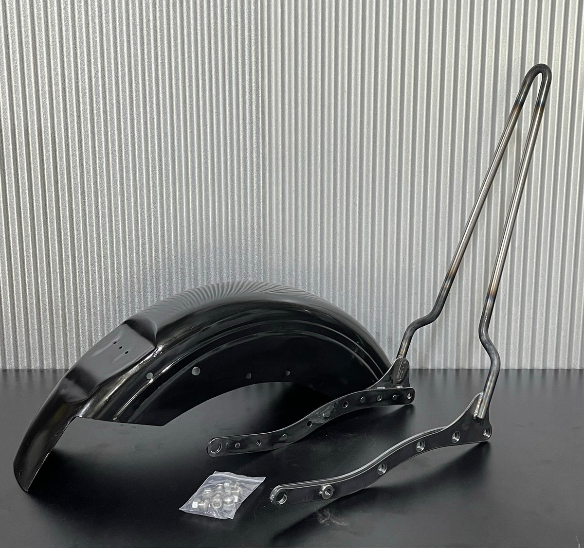 BNM Swing Arm Sissy Bar V.2 / Fender Kit - Big Twin – Bar-None Moto